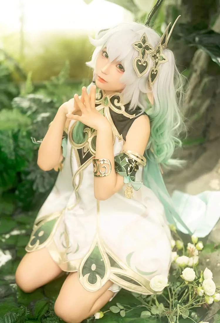 蠢沫沫 – NO.213 大慈树王 [25P-96MB] – Titi 社