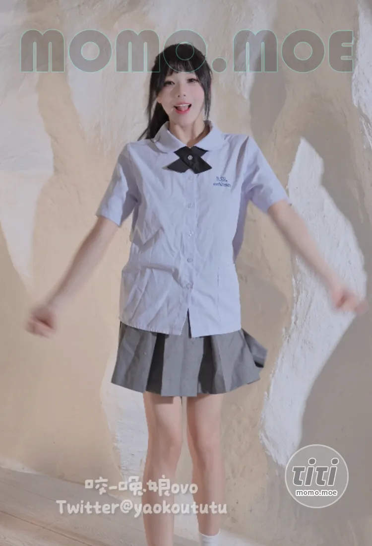 黏黏团子兔 – NO.083 (咬一口兔娘) 1800里程目标奖励『I LOVE U』[1V-558M] – Titi 社