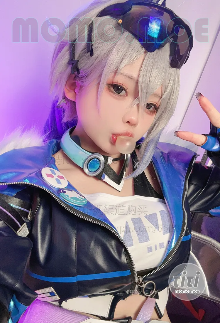 小瑶幺幺 – NO.017 银狼自拍版 [64P+5V-186MB] – Titi 社